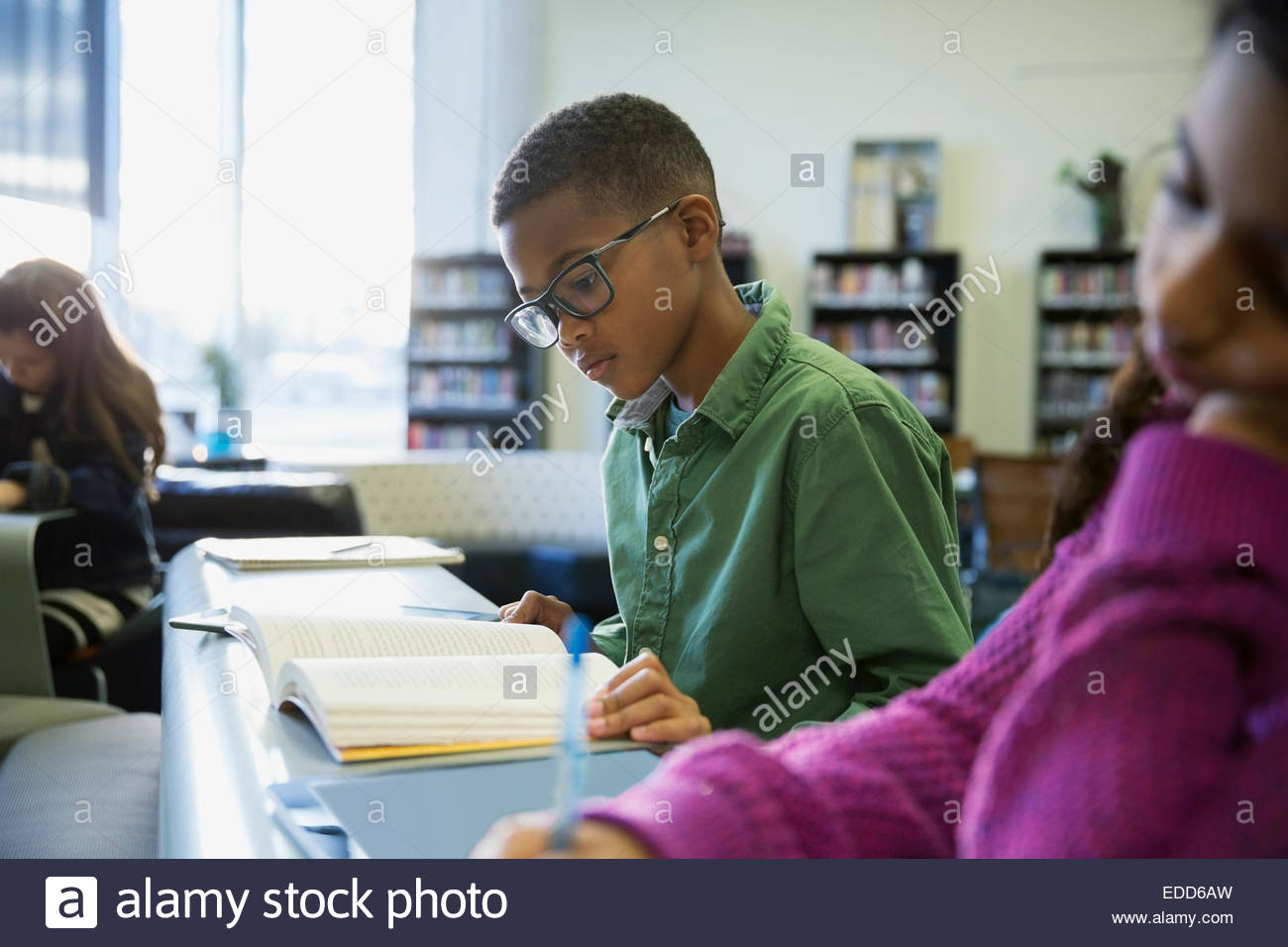 Indian girl library hi-res stock photography and images - Alamy