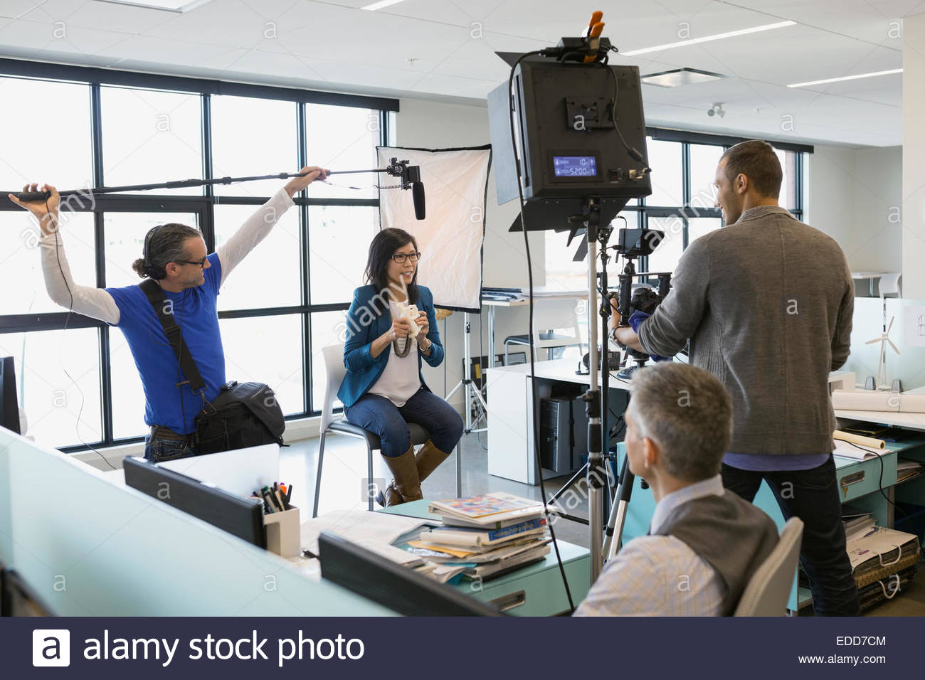 Tutorial and video hi-res stock photography and images - Alamy