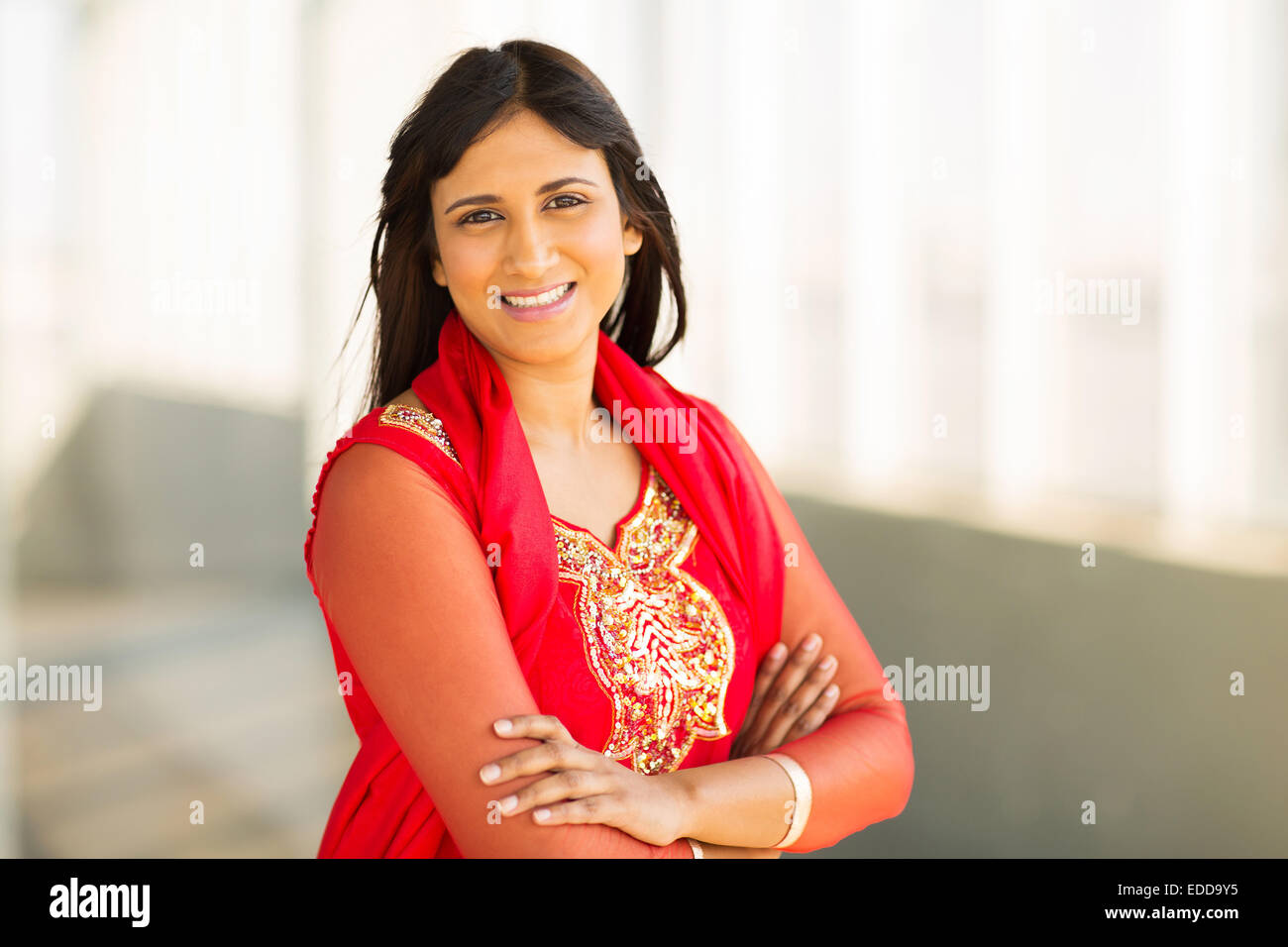 portrait of gorgeous young Indian businesswoman Stock Photo - Alamy