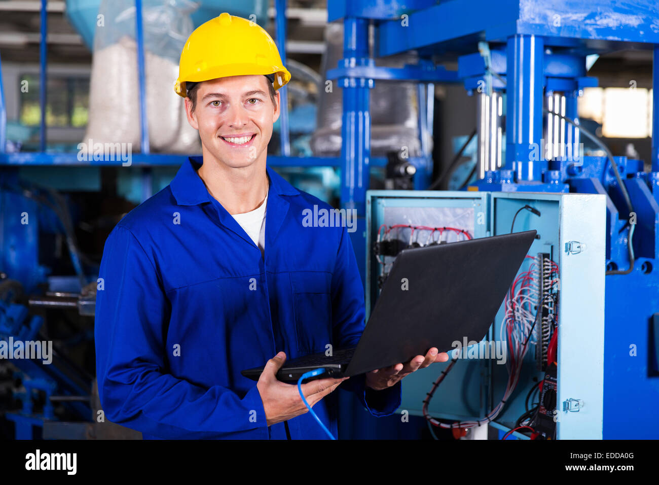 Electronic factory worker hi-res stock photography and images - Alamy