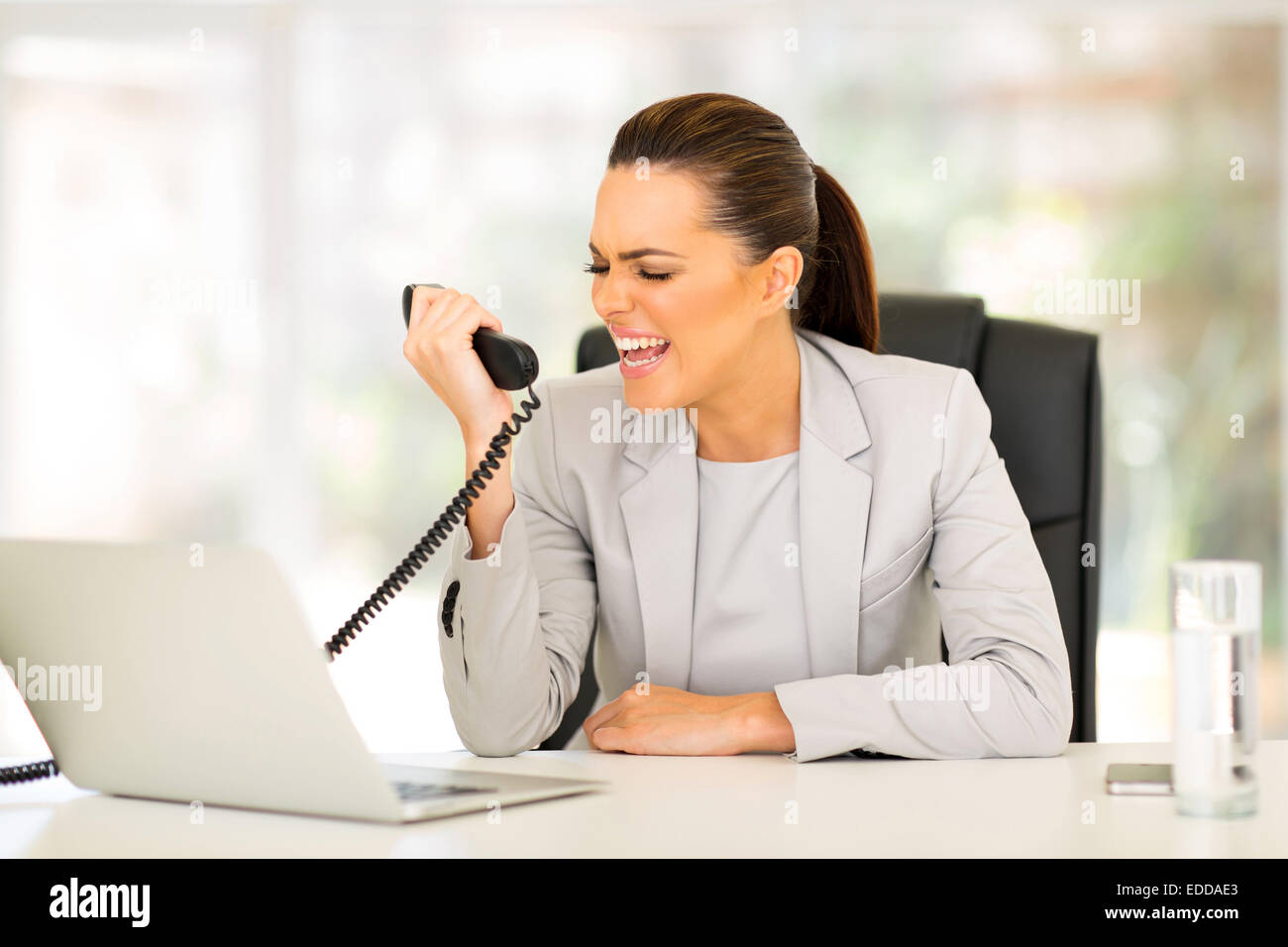 Office worker screaming hi-res stock photography and images - Alamy
