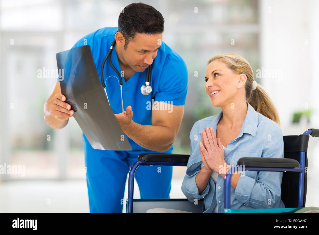 Disabled help hi-res stock photography and images - Alamy