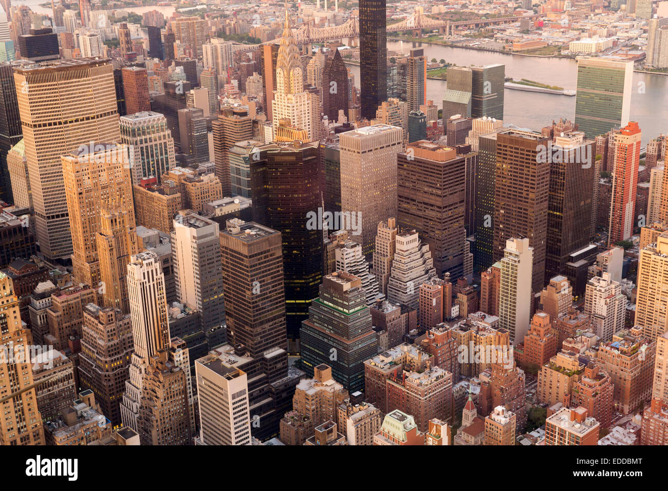 Nyc skyline street view hi-res stock photography and images - Alamy