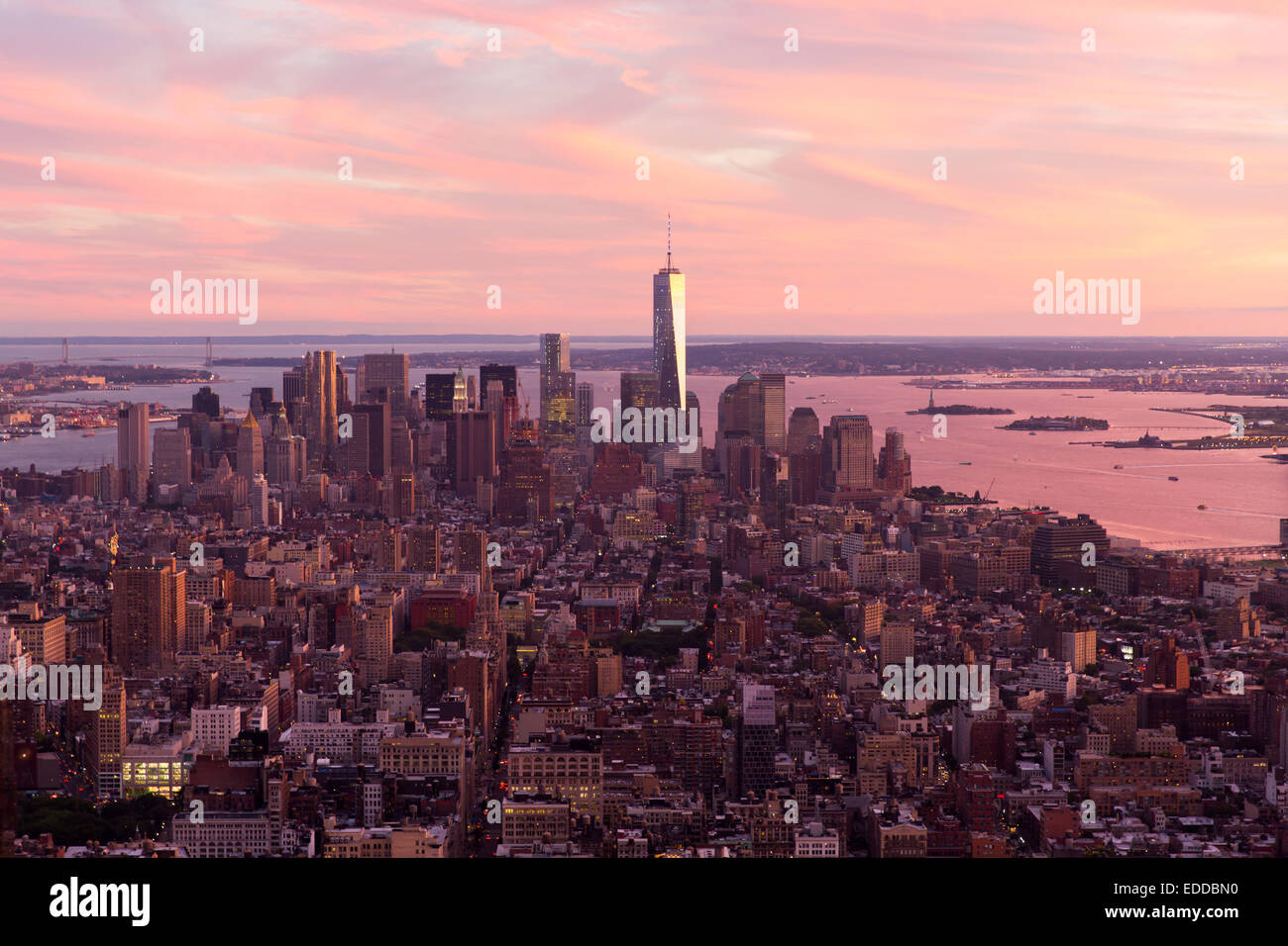 Panoramic sunset downtown manhattan hi-res stock photography and images ...