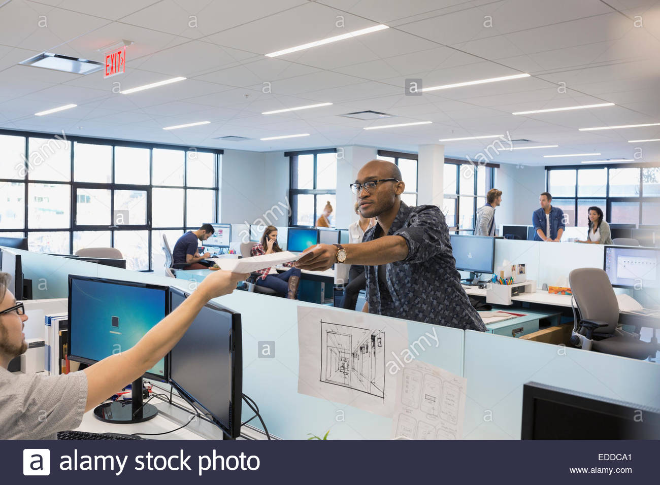 Open space office hi-res stock photography and images - Alamy