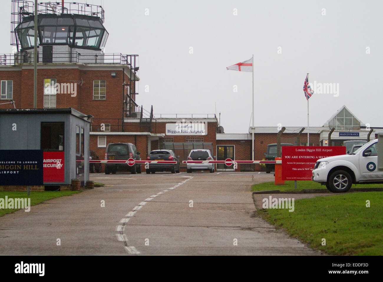 Biggin hill airport control tower hi-res stock photography and images ...