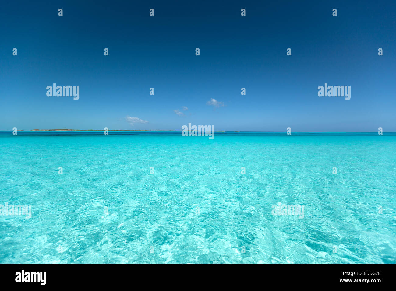 Blue water sea ocean hi-res stock photography and images - Alamy