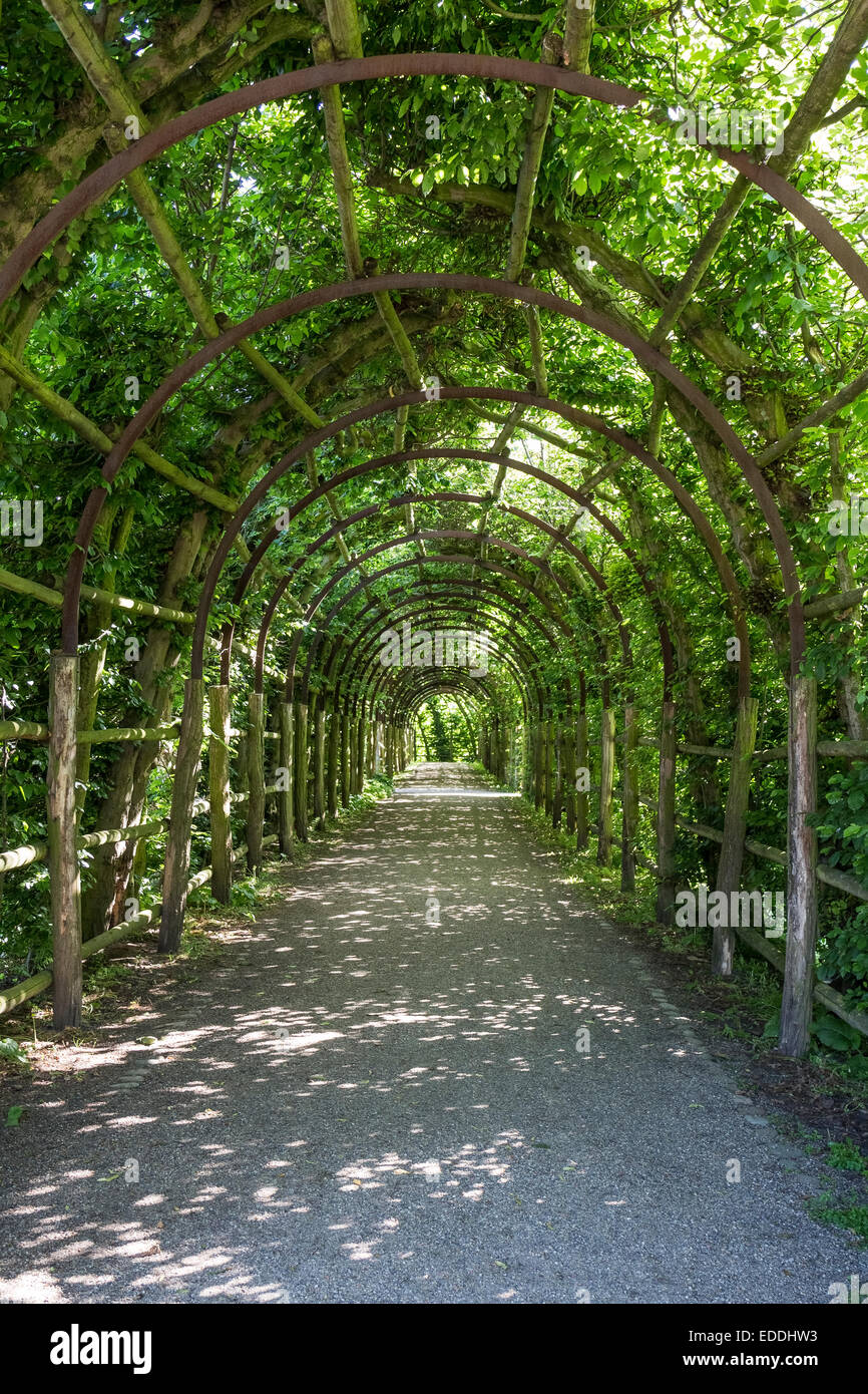 Pergola garden hi-res stock photography and images - Alamy