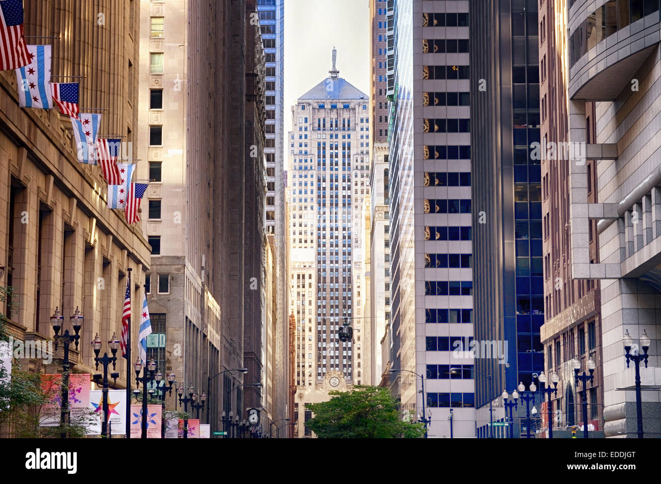 USA, Illinois, Chicago, view to street canyon in the city centre Stock ...