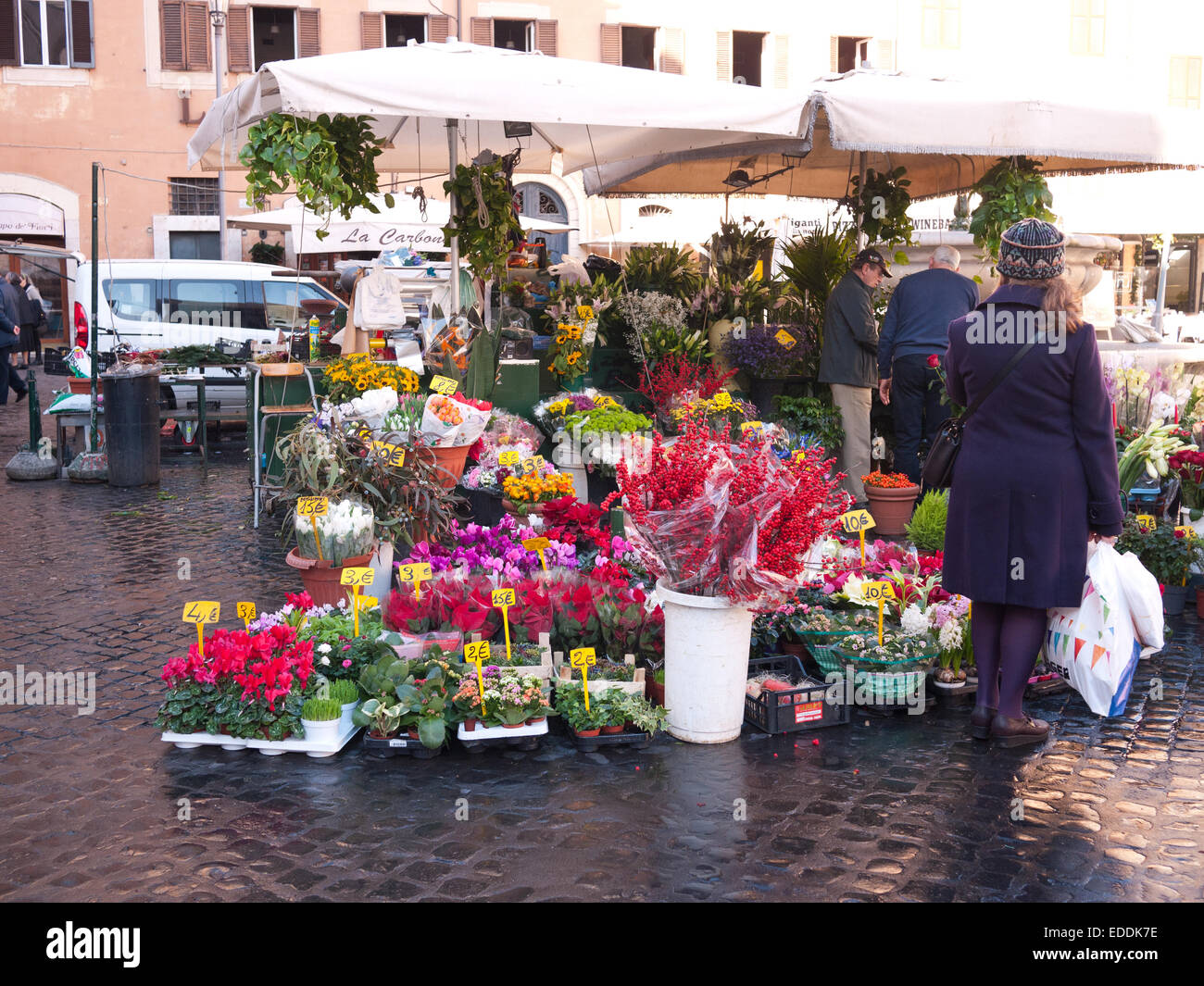 Flower shop at street in rome italy hi-res stock photography and images ...