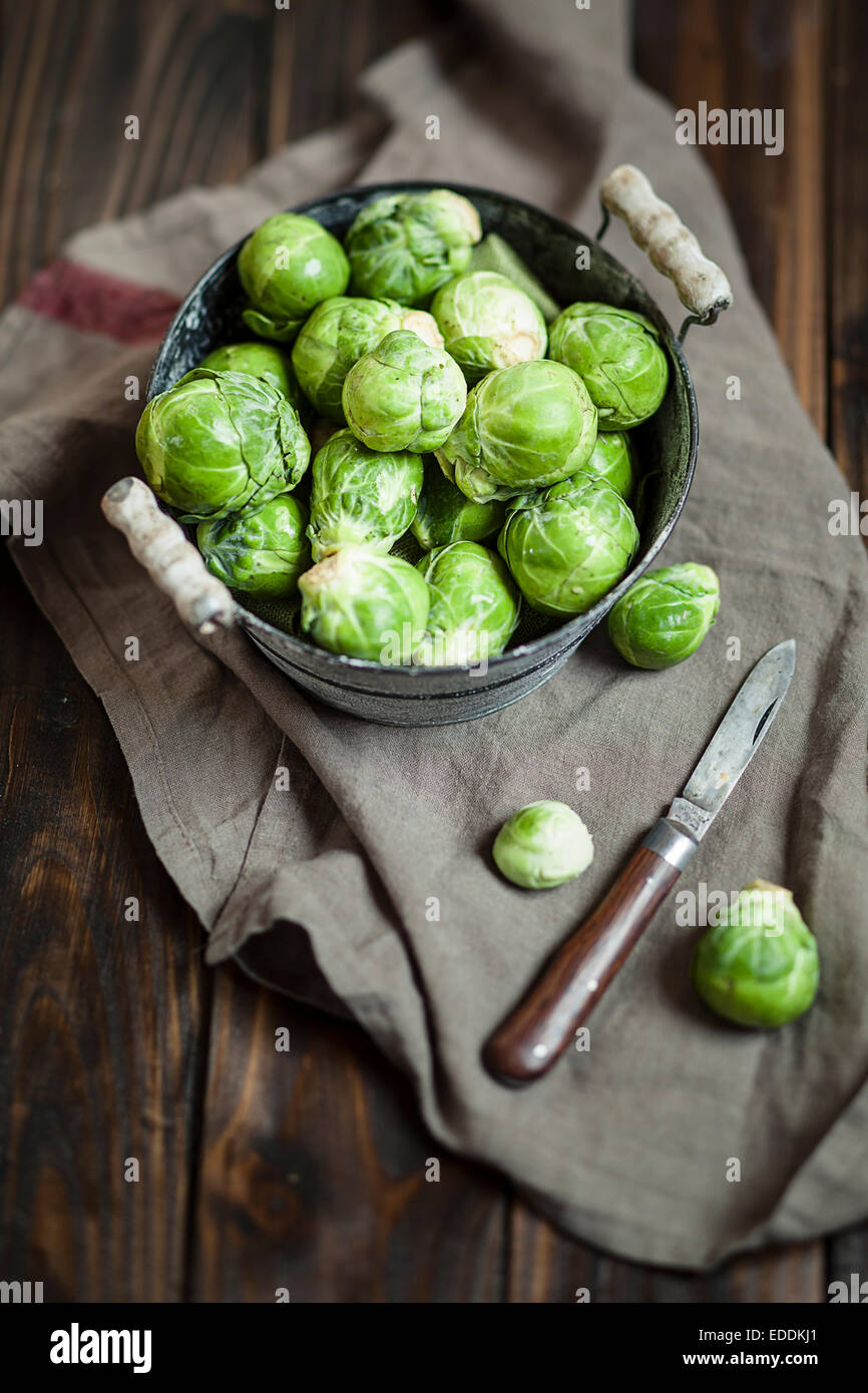 Peeled brussel sprouts hi-res stock photography and images - Alamy