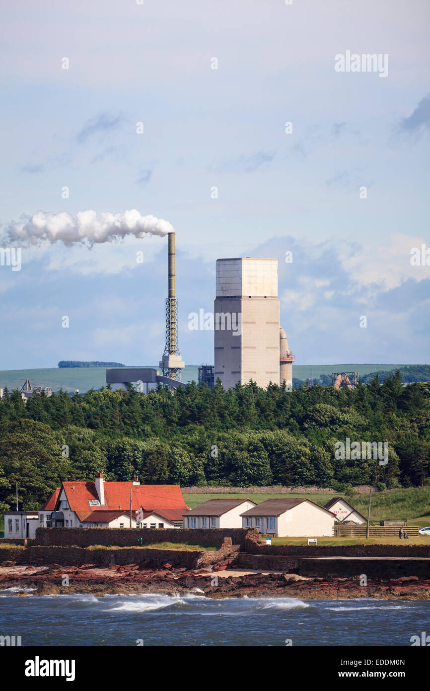 Uk Chimney Smoke Houses High Resolution Stock Photography and Images ...