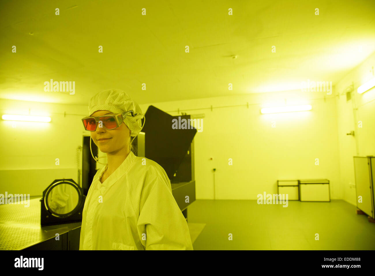 Optical precision hi-res stock photography and images - Alamy