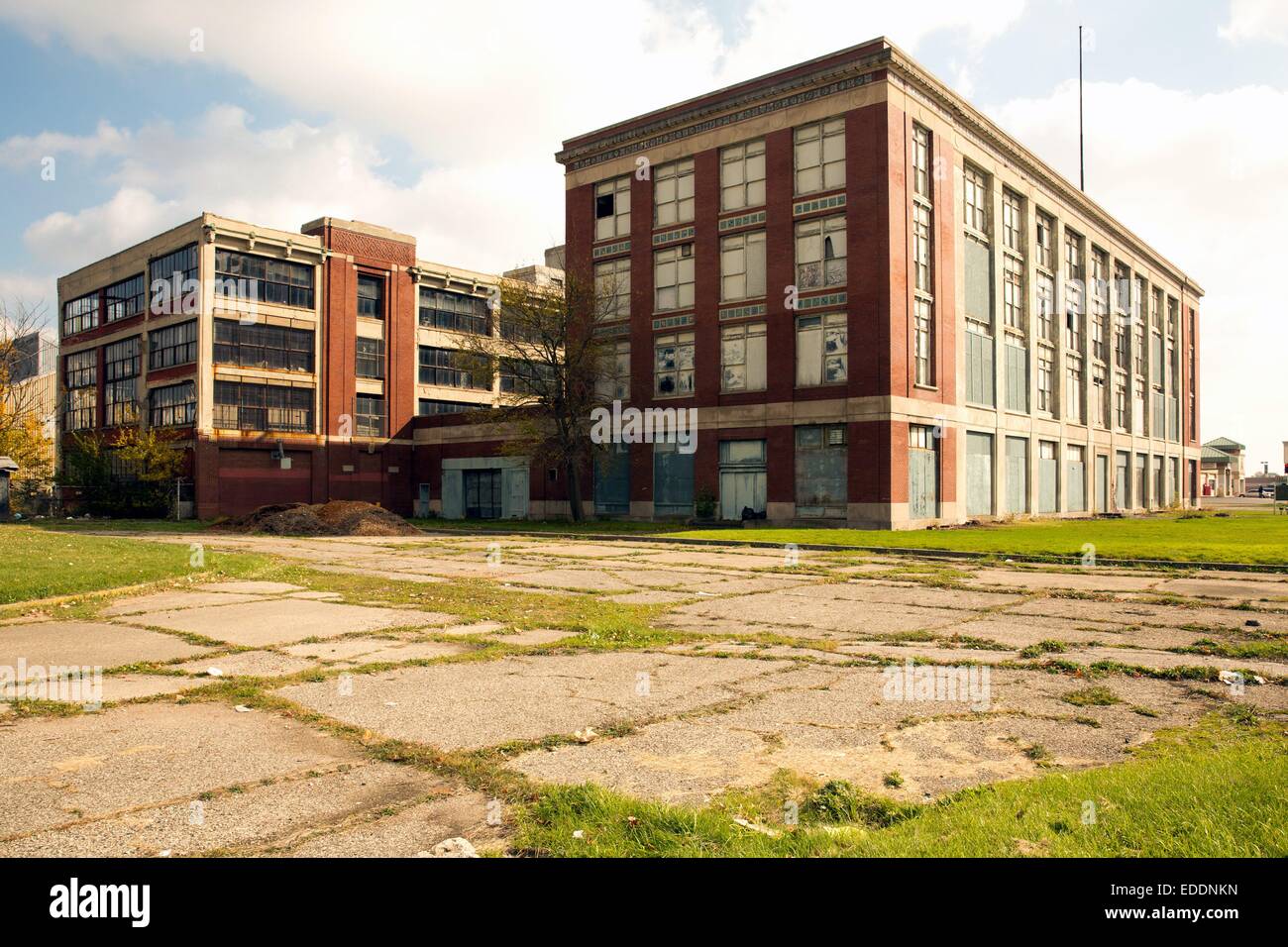 The first ford model t assembly line hi-res stock photography and ...