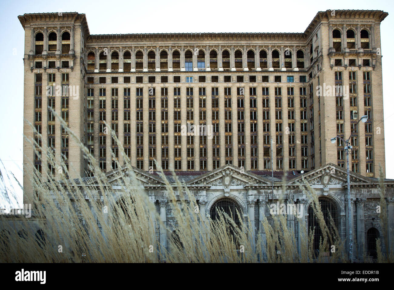 Michigan central station detroit hi-res stock photography and images ...