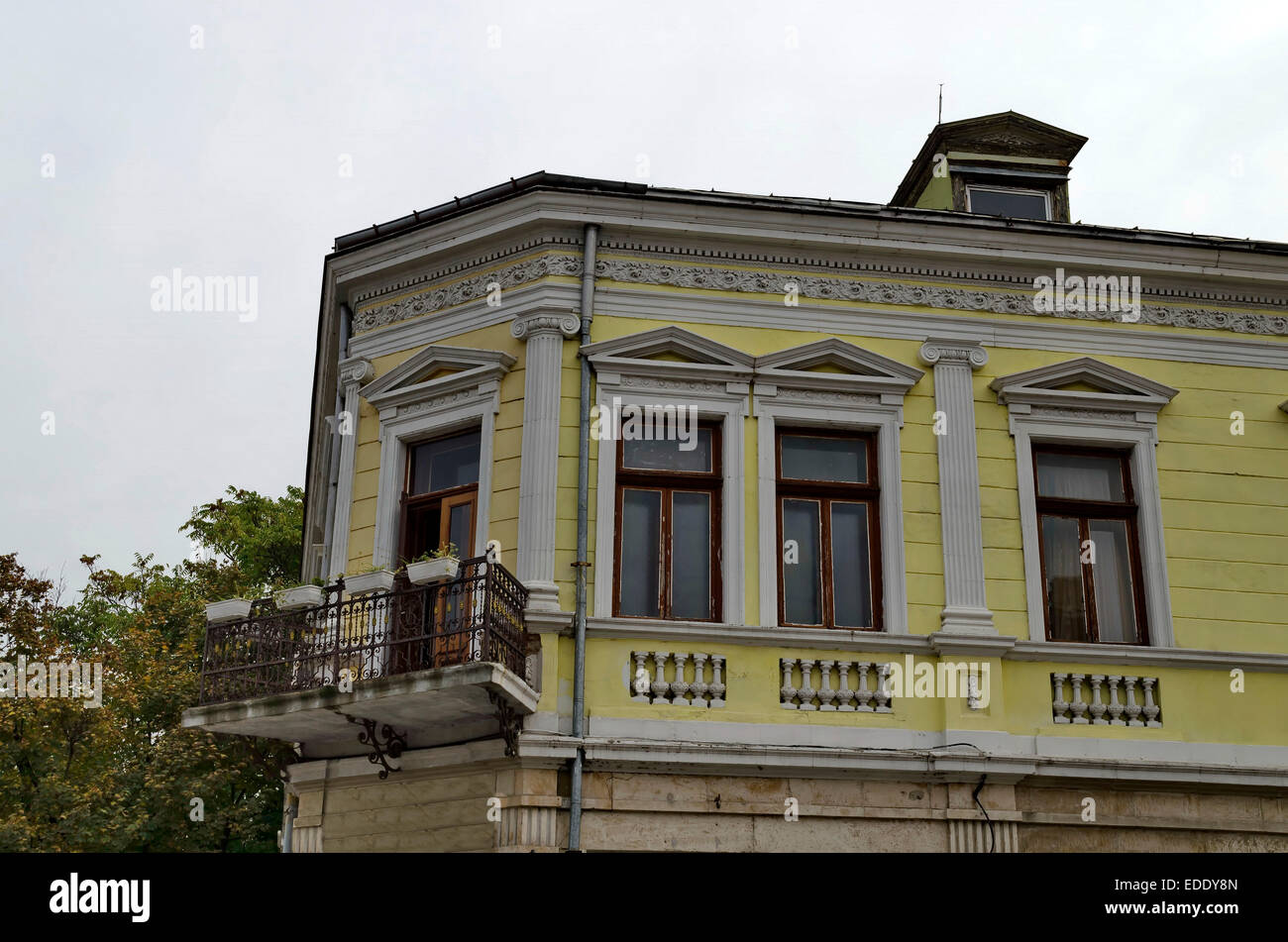 Old building facade in hi-res stock photography and images - Alamy
