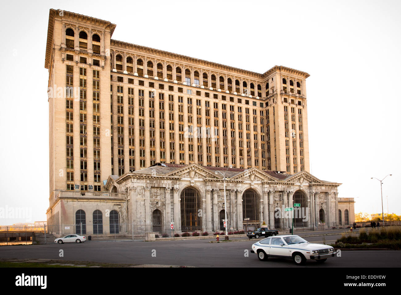 Michigan central station detroit hi-res stock photography and images ...