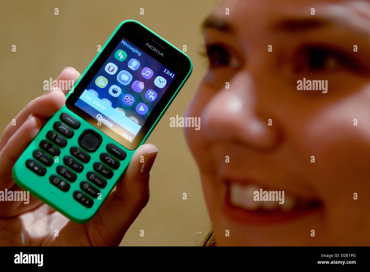 Las Vegas, USA. 05th Jan, 2015. The cell phone Nokia 215 is presented ...