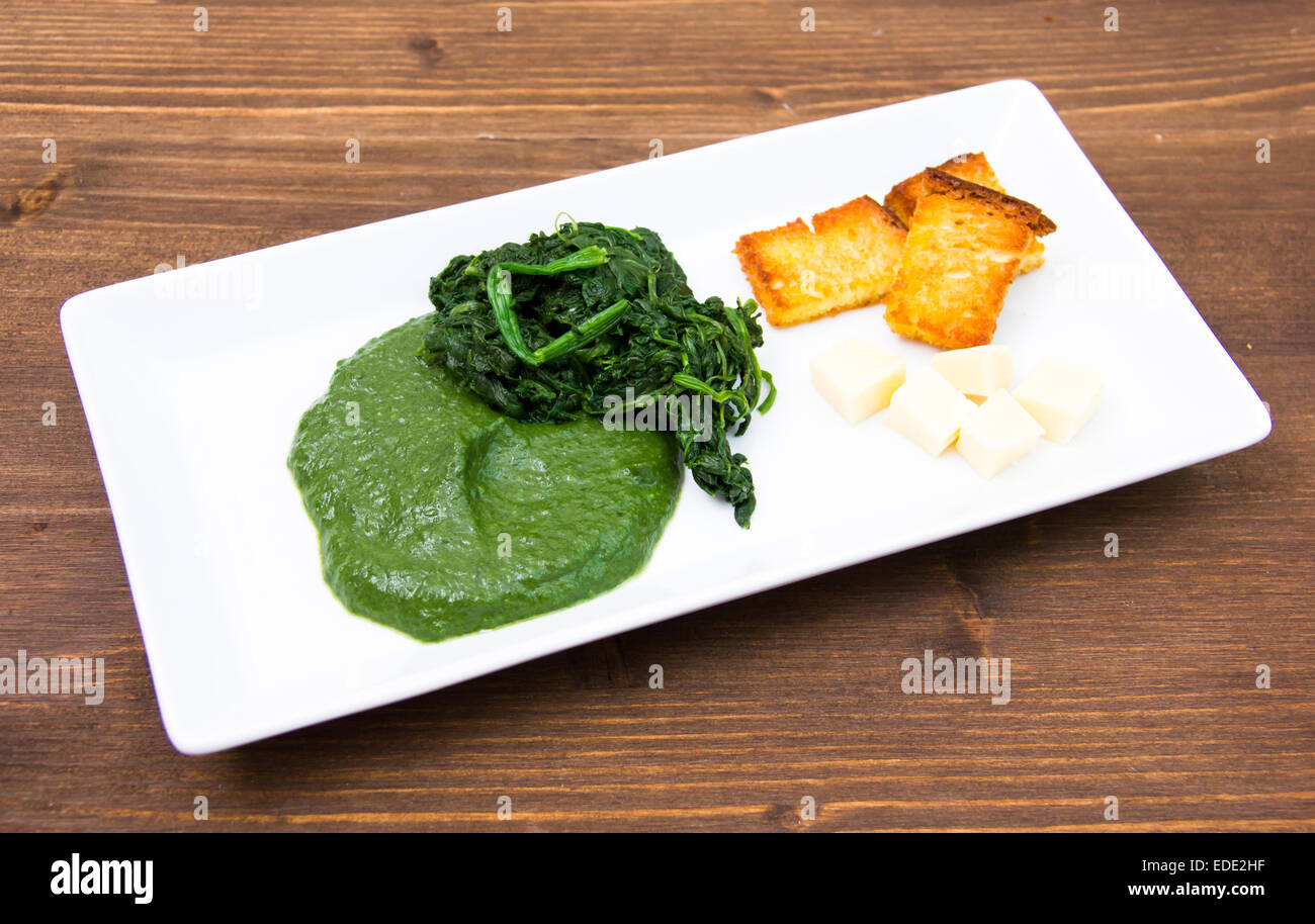 Creamed spinach hi-res stock photography and images - Alamy