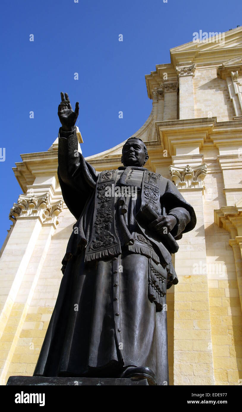 Statue of Papa Piju IX , in front of the Cathedral of the Assumption of ...