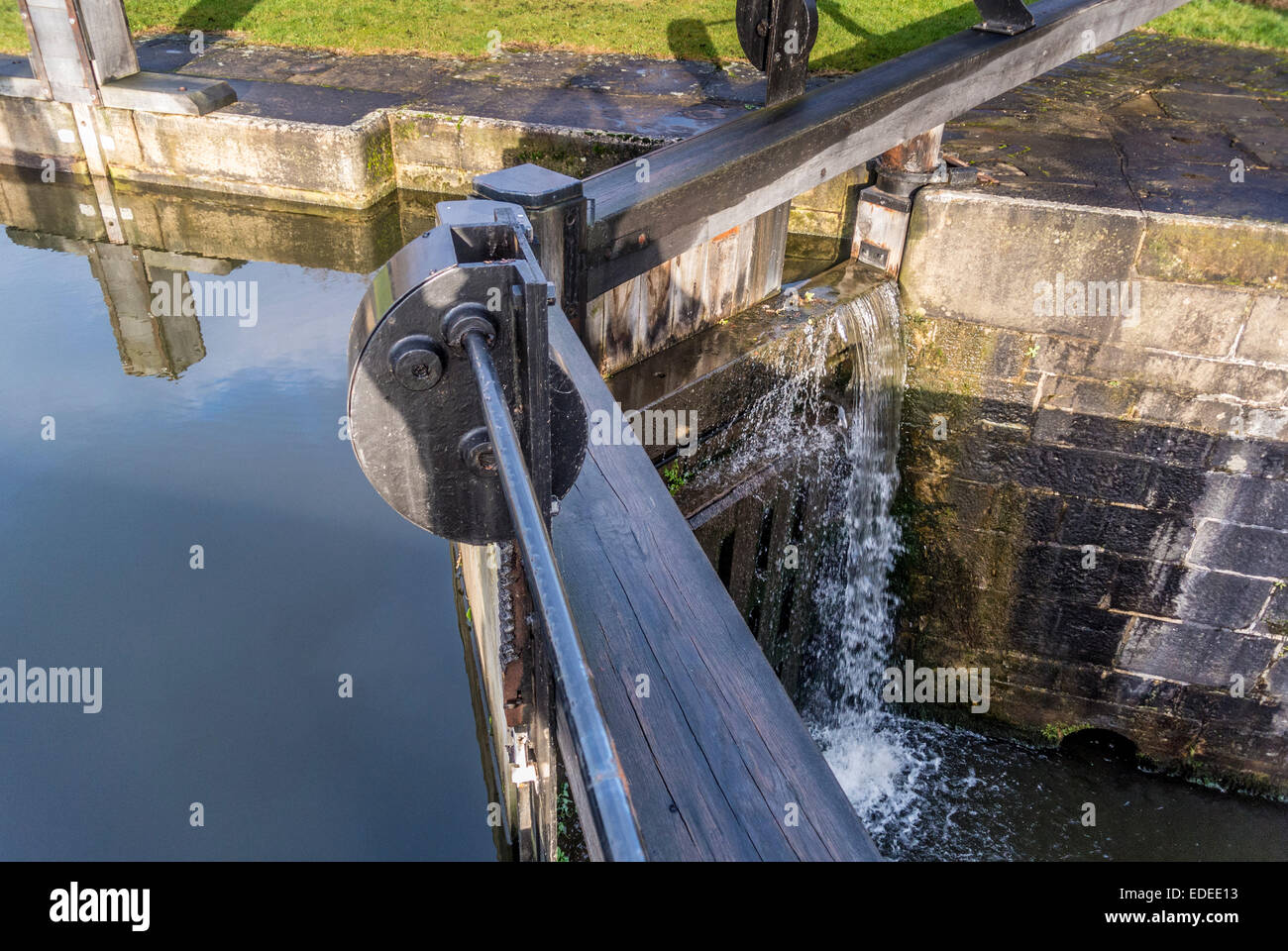 Leeds liverpool canal gates hi-res stock photography and images - Alamy