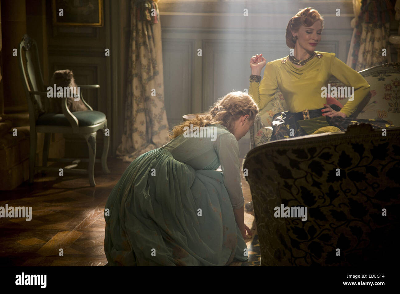 Cinderella cate blanchett hi-res stock photography and images - Alamy