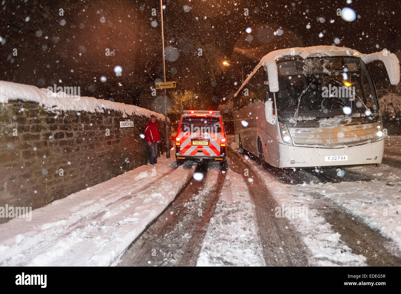 Bus breakdown hi-res stock photography and images - Alamy