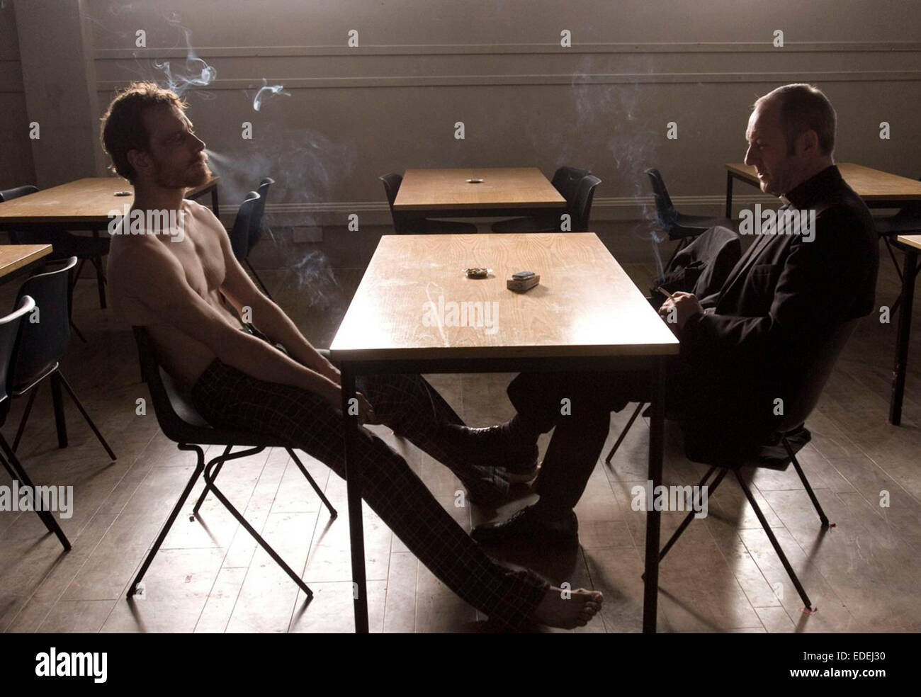 HUNGER (2008) MICHAEL FASSBENDER LIAN CUMMINGHAM STEVE MCQUEEN (DIR ...