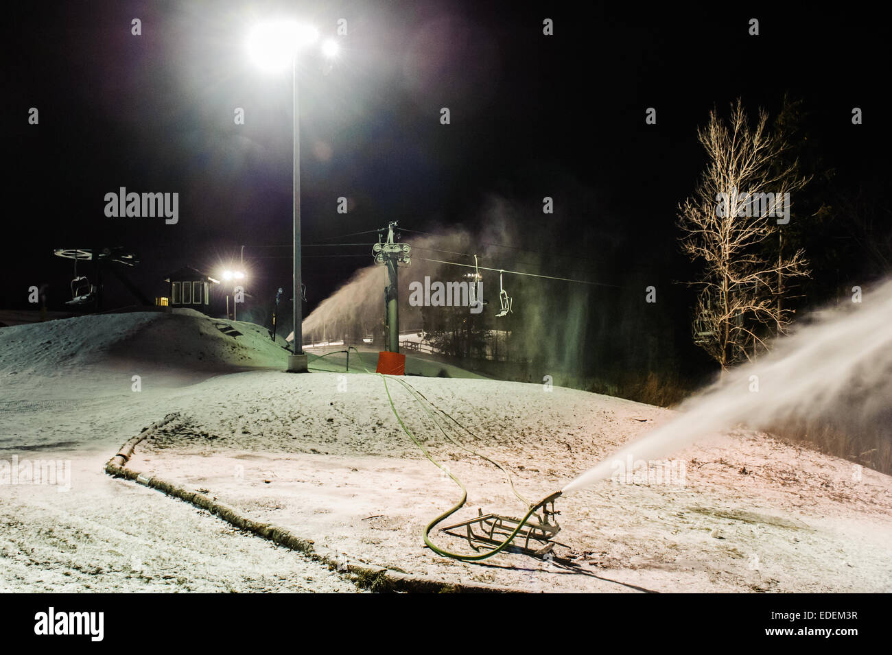 Toronto, Canada. 06 Jan, 2015. Snow making machines at Earl Bales Park ...