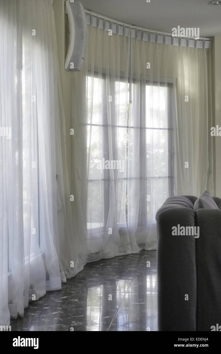 Full length curtains hi-res stock photography and images - Alamy