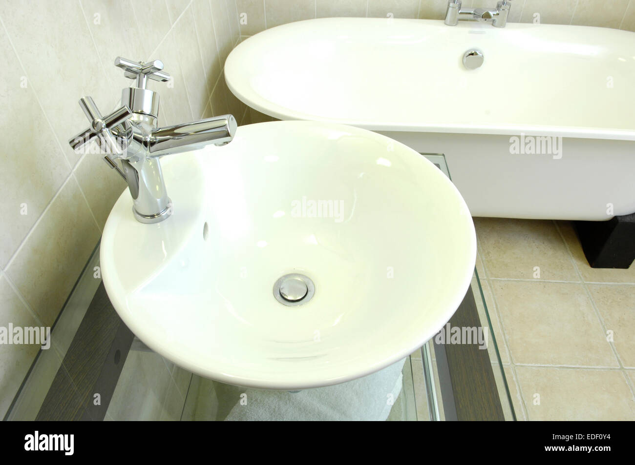 Round modern sink in bathroom Stock Photo - Alamy