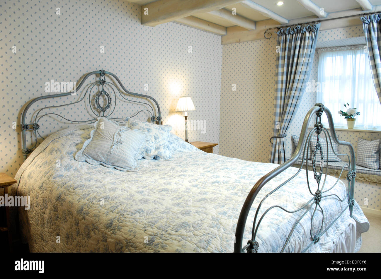 English hotel room hi-res stock photography and images - Alamy