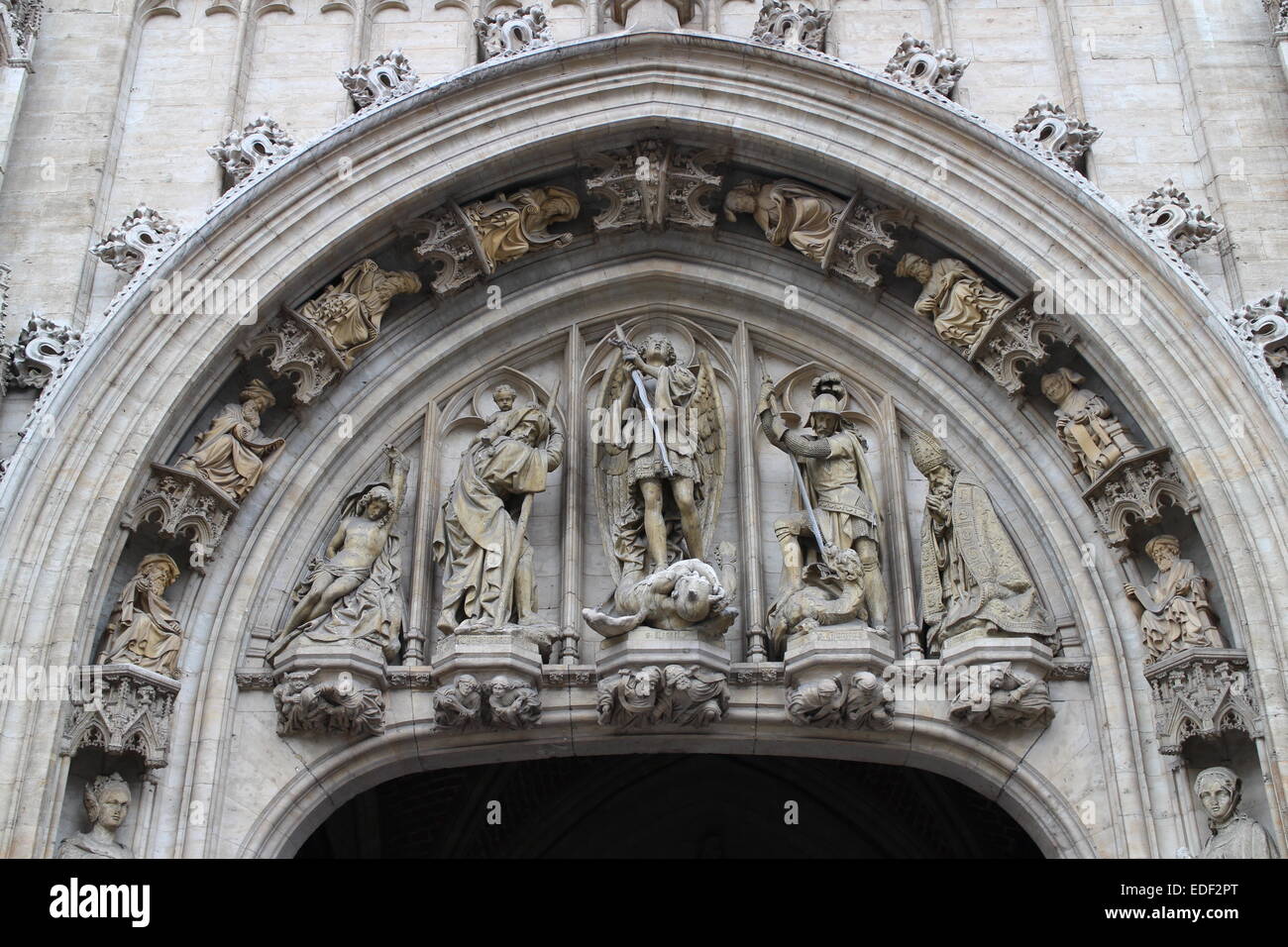 Door archway statues on the Guildhalls on the Grand Place Brussels ...