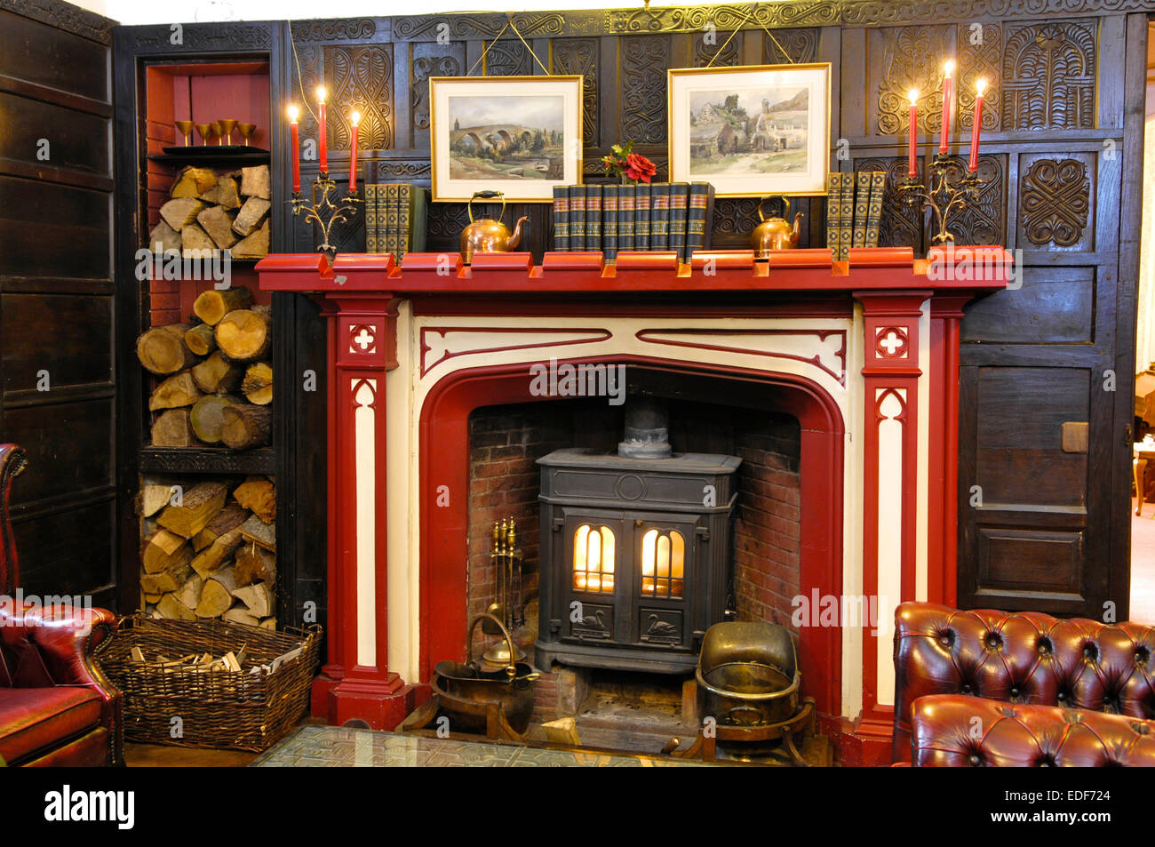 Ornate fireplace hi-res stock photography and images - Alamy