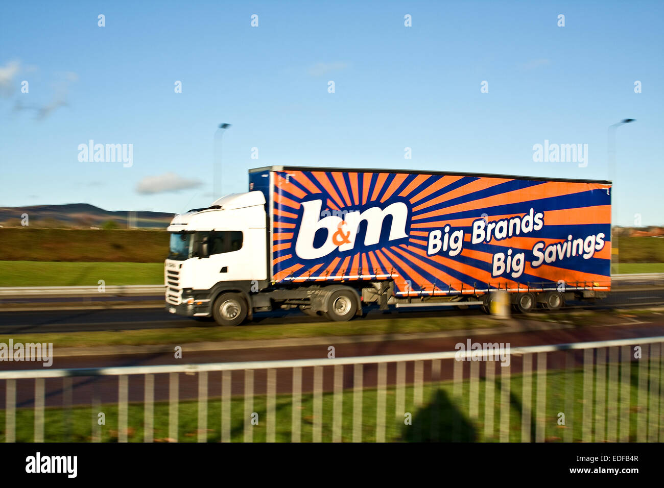 Panning a B&M Bargains articulated lorry with rear sync flash ...