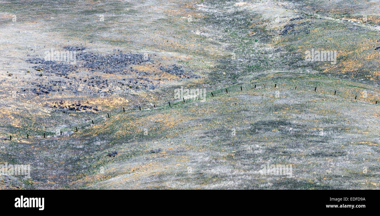 Fence line hi-res stock photography and images - Alamy