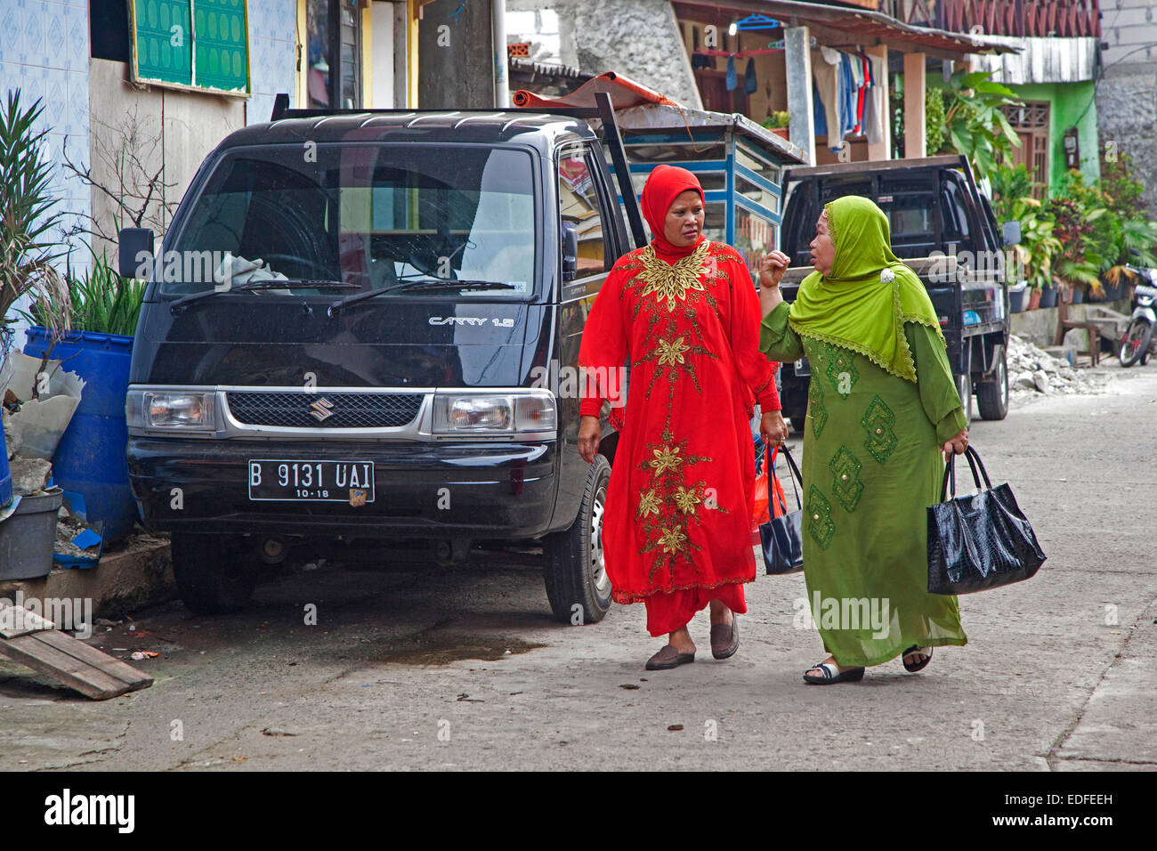 Muslim dress code hi-res stock photography and images - Alamy