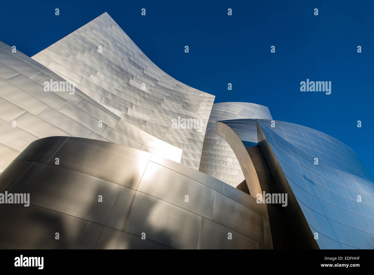 The Walt Disney Concert Hall designed by Frank Gehry, Los Angeles ...