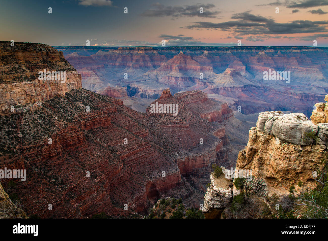 Sunset view of south rim from Hopi Point, Grand Canyon National Park ...