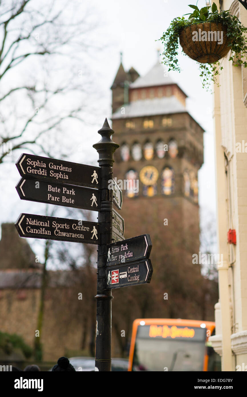 Cardiff tourist street sign hi-res stock photography and images - Alamy