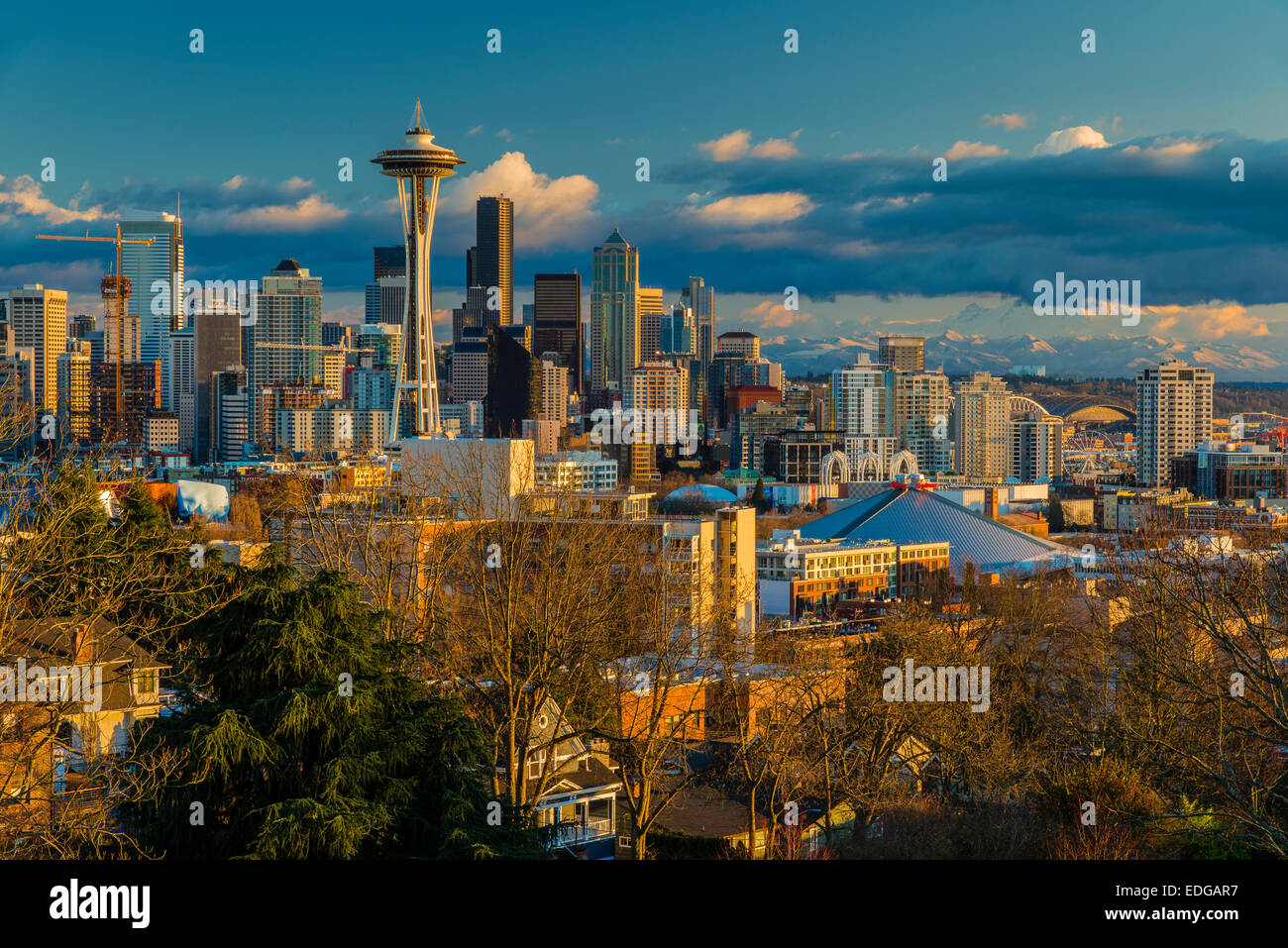 Downtown seattle winter hi-res stock photography and images - Alamy