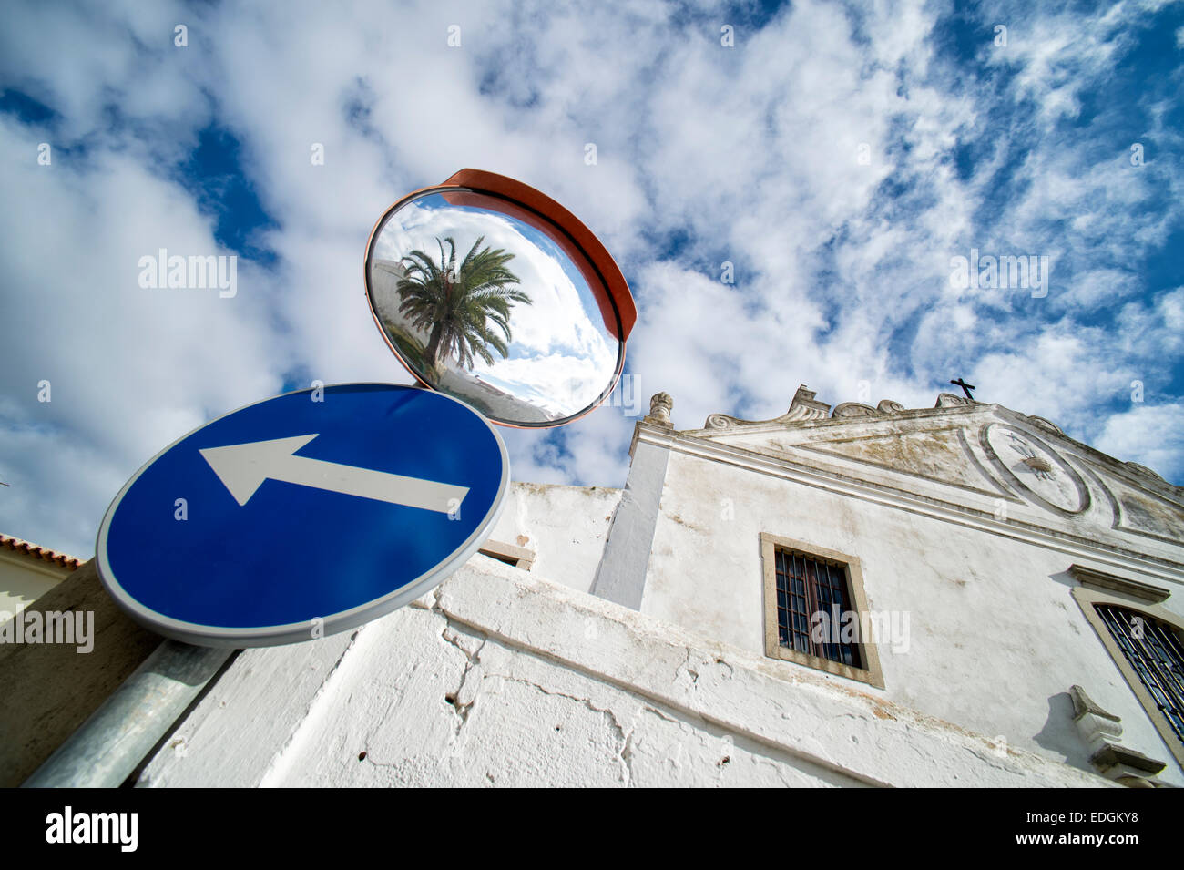 One way mirror hi-res stock photography and images - Alamy