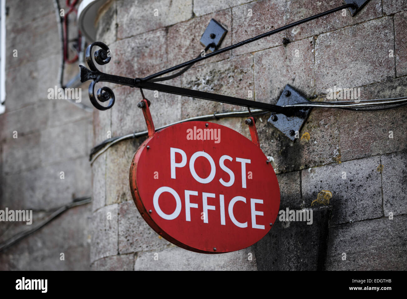 Uk post office sign hi-res stock photography and images - Alamy