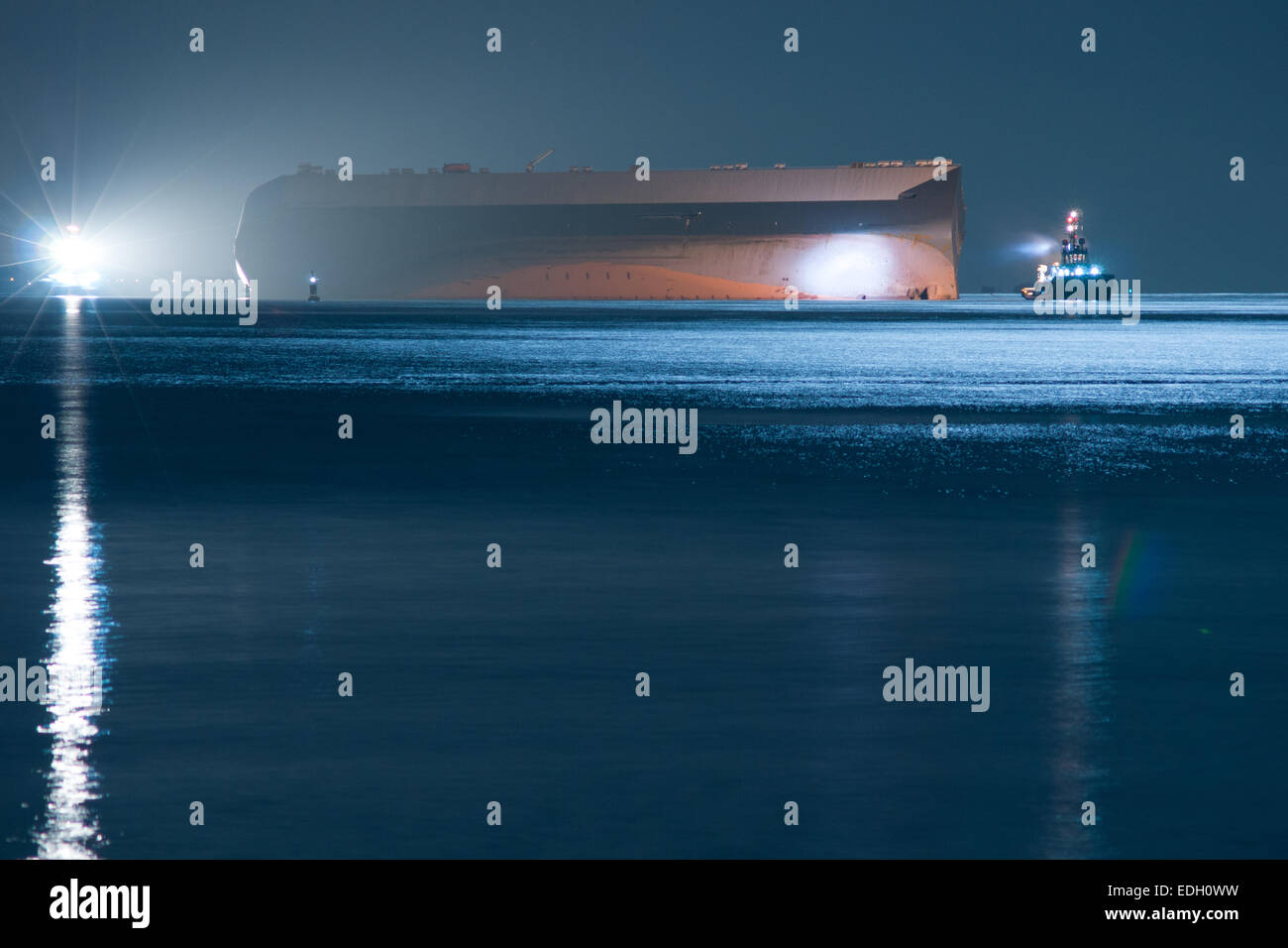 Grounded ship hi-res stock photography and images - Alamy