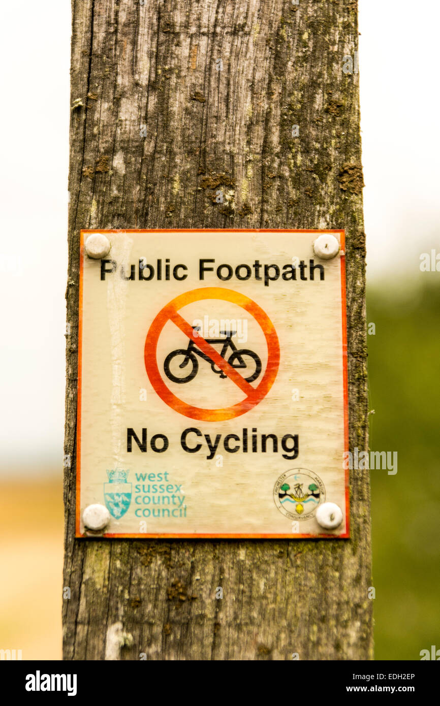A Public Footpath No Cycling sign, West Sussex Stock Photo - Alamy
