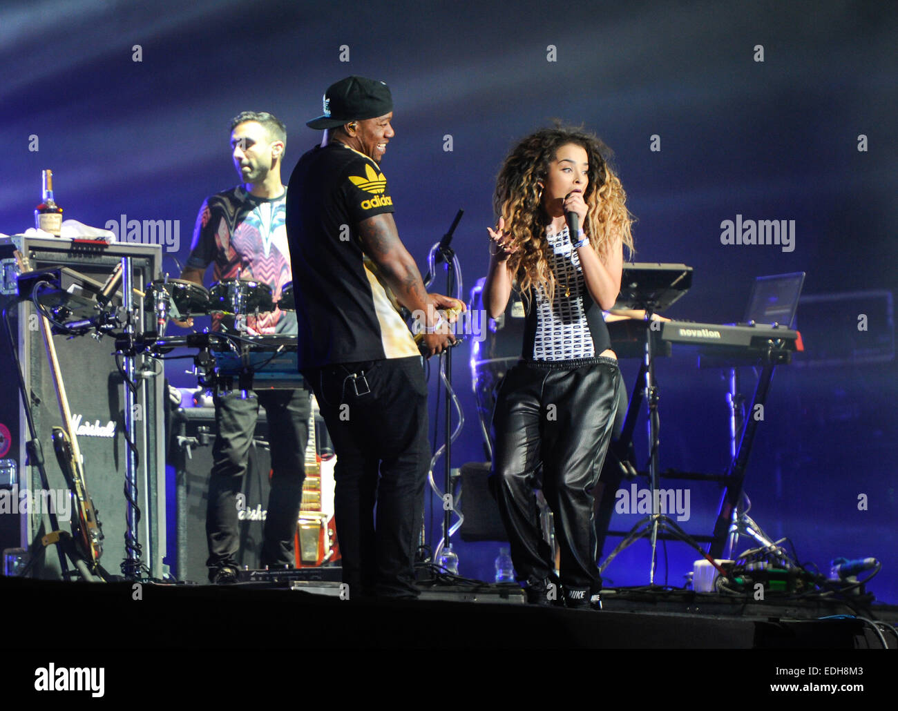 Wireless Festival - Day 1 - Performances - Rudimental ft. Ella Eyre ...