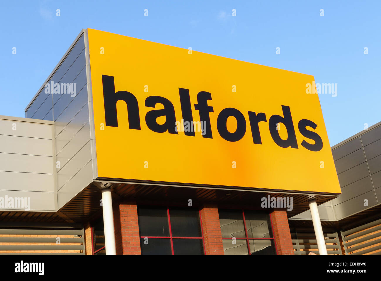 Halfords cycle store front hi-res stock photography and images - Alamy