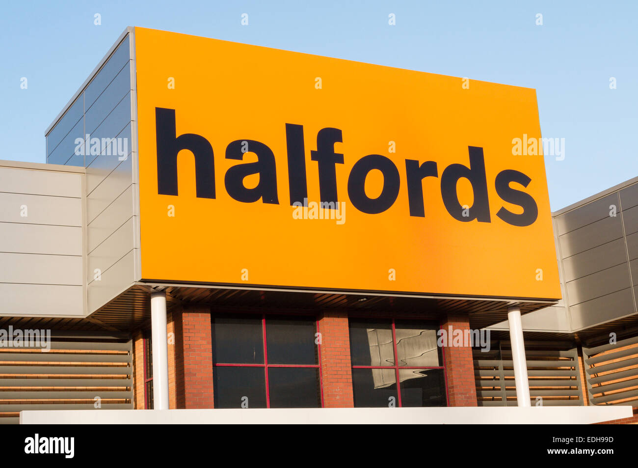 Halfords logo hi-res stock photography and images - Alamy