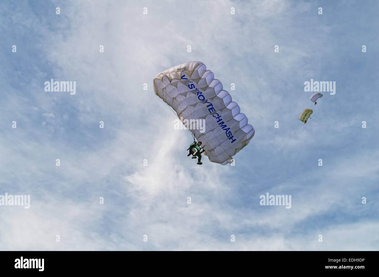 Parachutists - 2014. In flight Stock Photo - Alamy