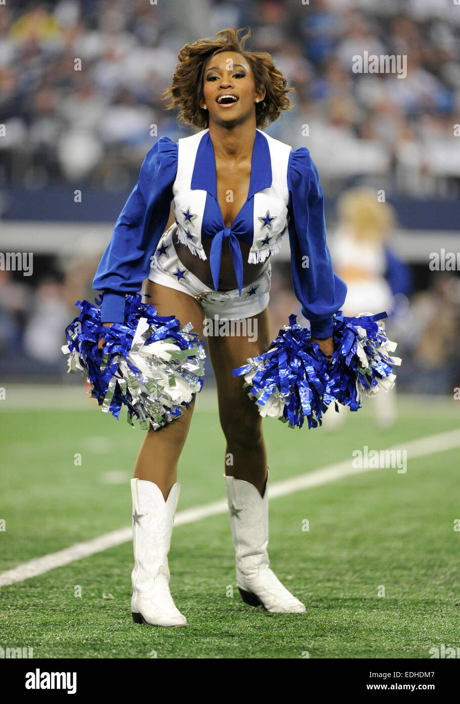 January 04, 2015: The Dallas Cowboys Cheerleaders perform during an NFL ...